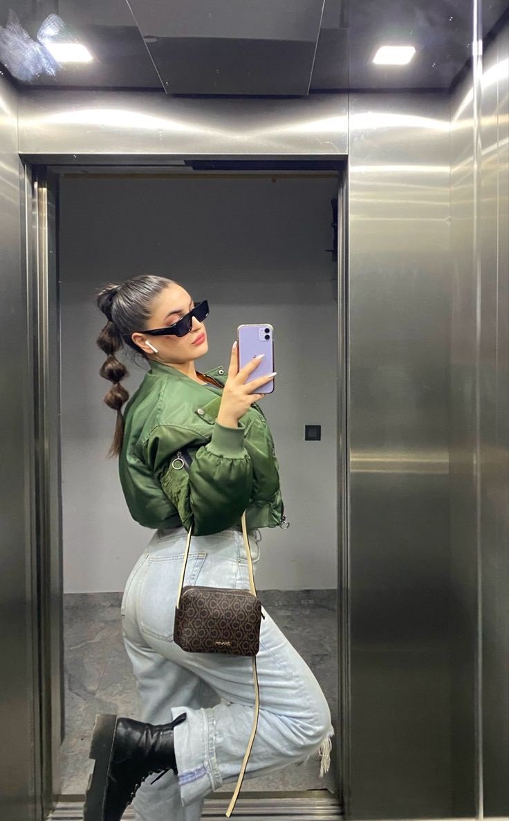 1000+Back Mirror Selfie Poses - Trend Dpz